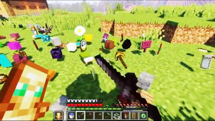 Moving Give Random Items Data Pack for Minecraft 1.21.6 / 1.20.6